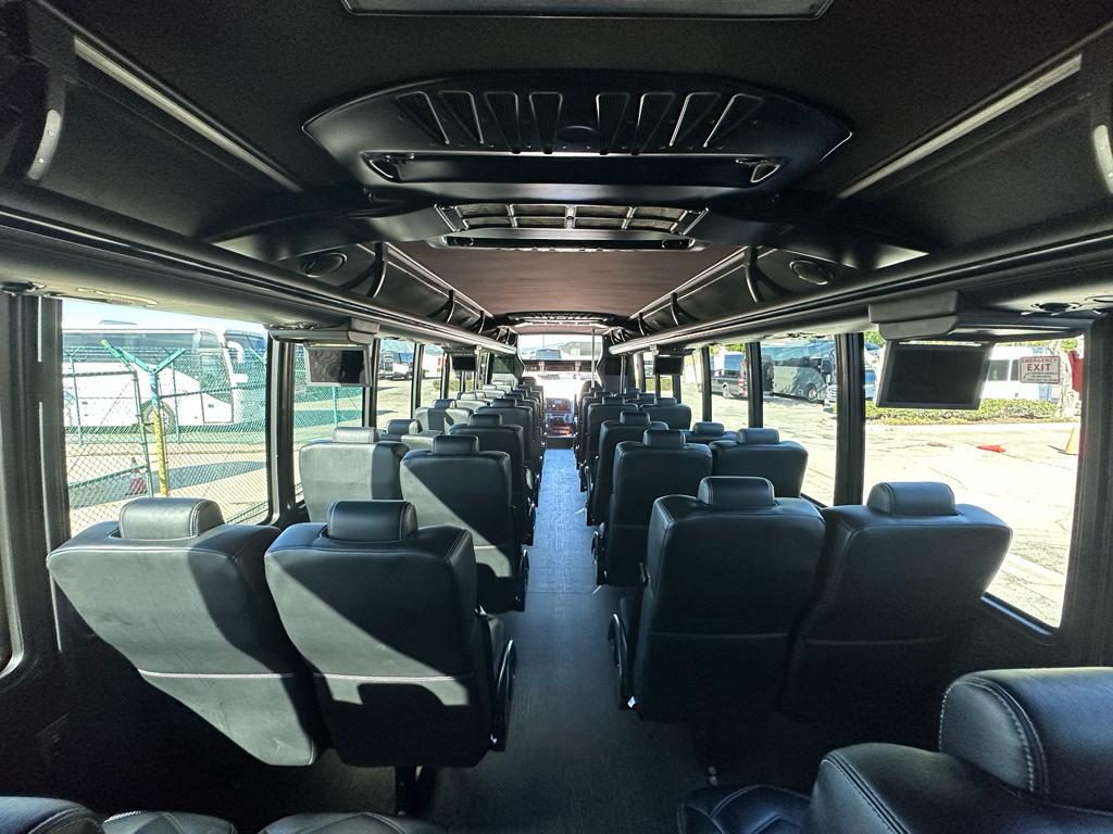 Los Angeles Mini Coach Service | Hollywood Town Car and Limousine